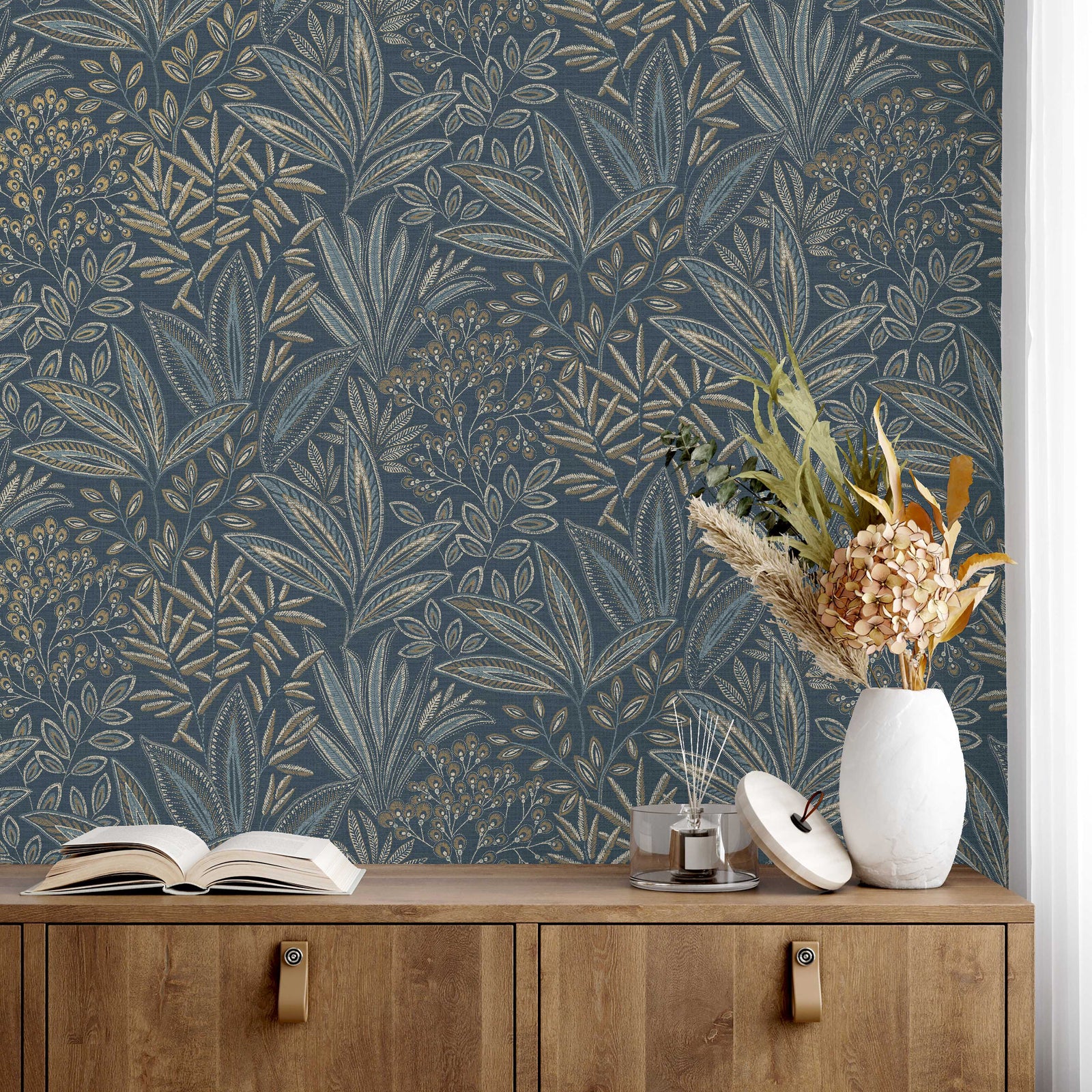 Sahara Leaf Fern Navy Wallpaper | Fern Patterned Wallpaper | M1784 ...