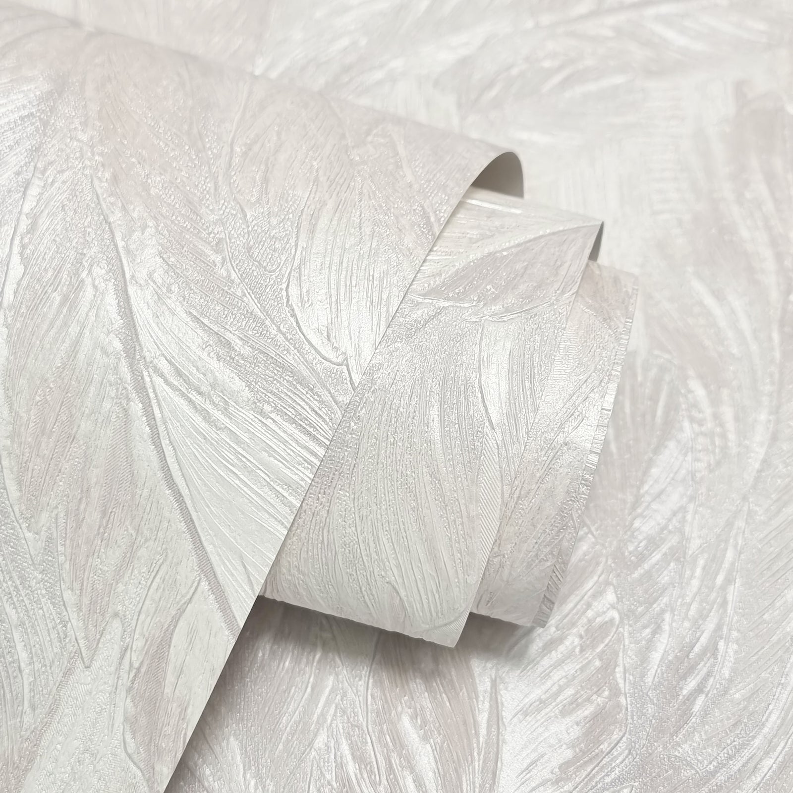 Silvana Feather Warm Ivory Wallpaper – Nobletts Wallpaper